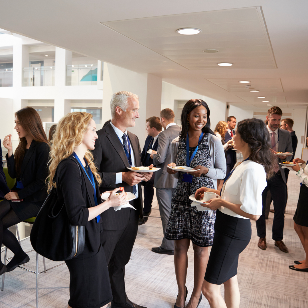 Networking en México: Cómo aprovechar eventos clave | OlaBranding